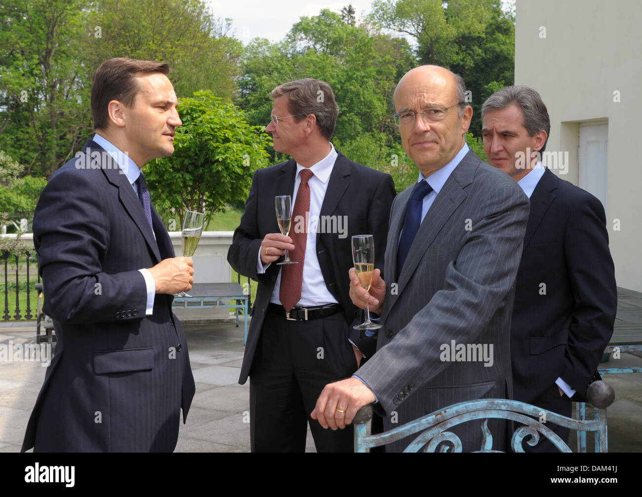 Fdp triangle hi-res stock photography and images - Alamy