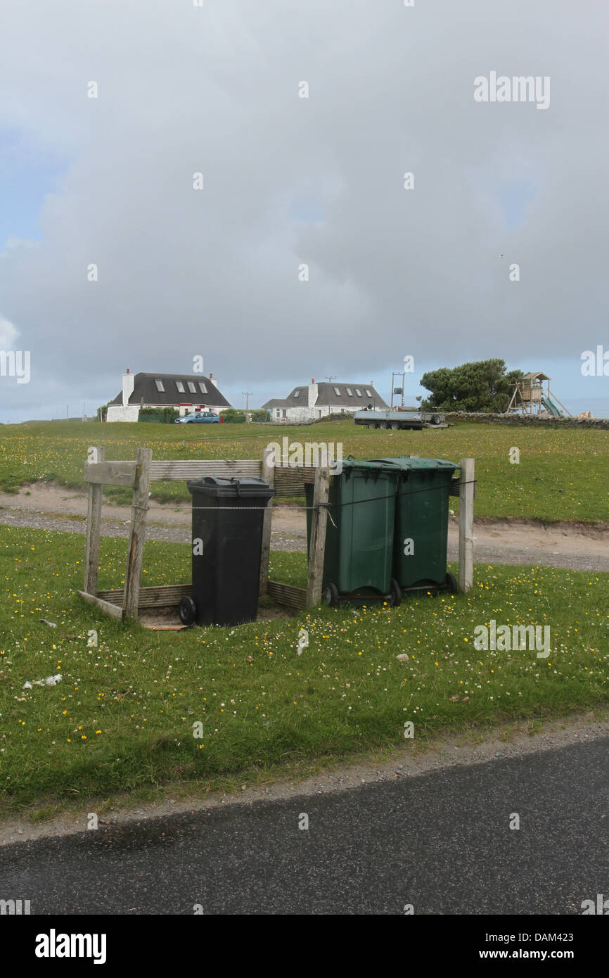 Rubbish bins scotland hi-res stock photography and images - Alamy