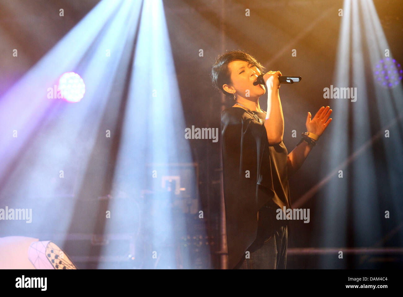 Rene Liu forgot lyrics in her concert in a comical opening in Taipei ...
