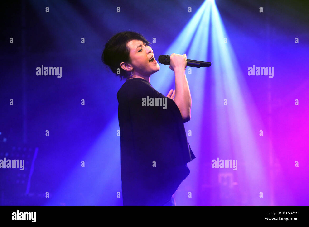 Rene Liu forgot lyrics in her concert in a comical opening in Taipei ...
