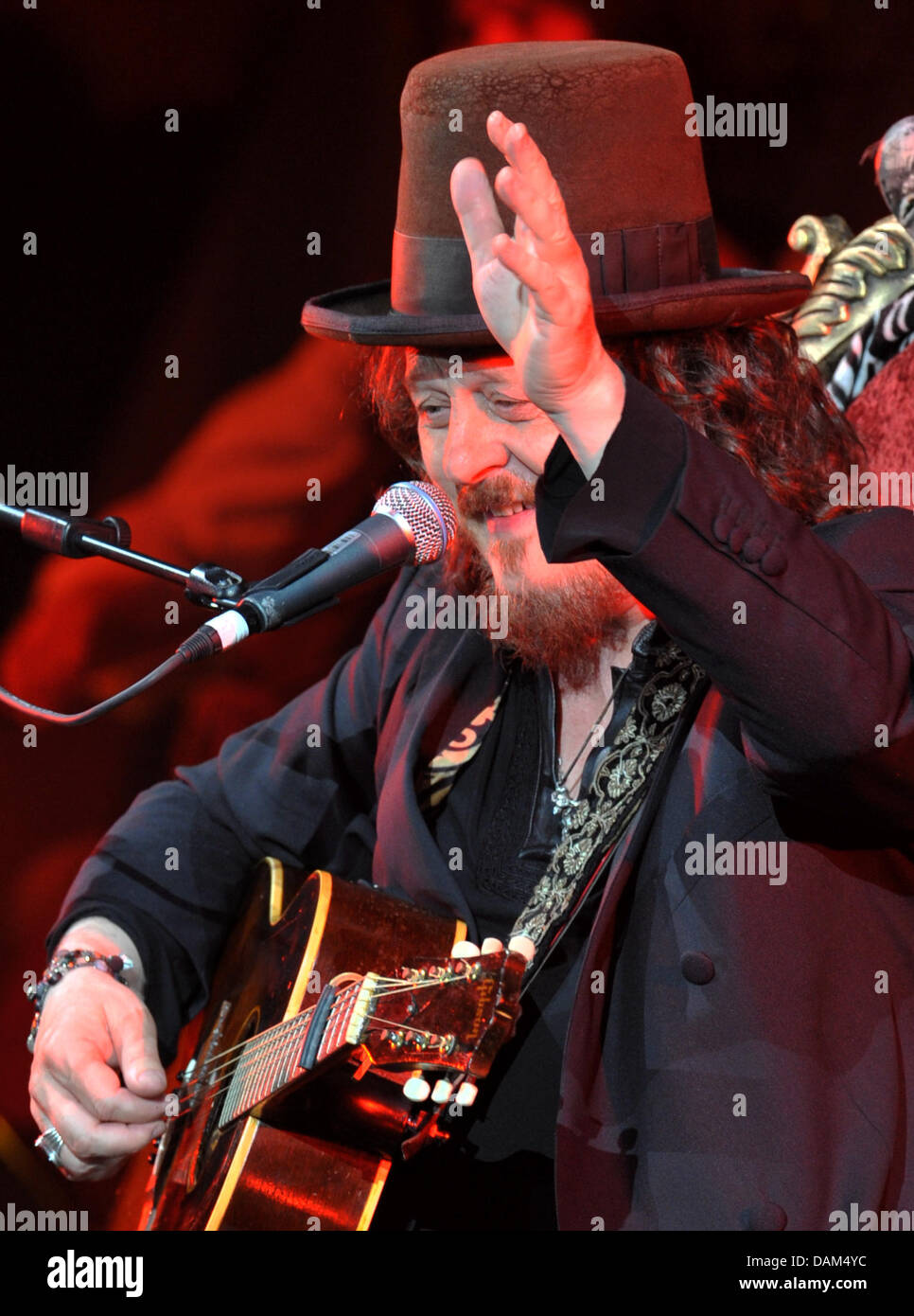 Italian singer 'Zucchero' opens his Germany tour and performs at the ...