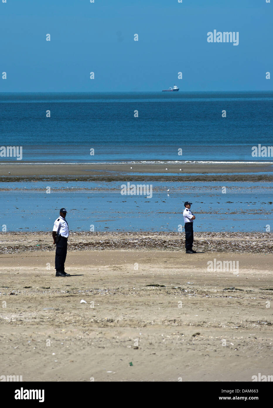 French police officers securing hi-res stock photography and images - Alamy