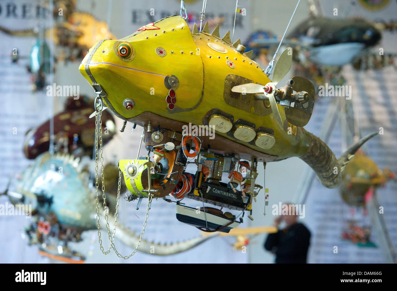 Artist Christian Wielka presents phantastic flight objects in Stalsund ...