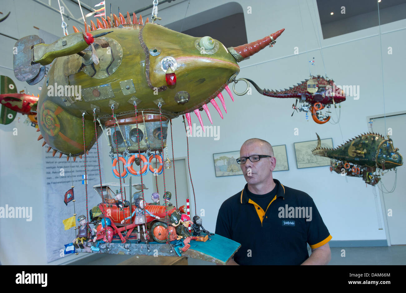 Artist Christian Wielka presents phantastic flight objects in Stalsund ...