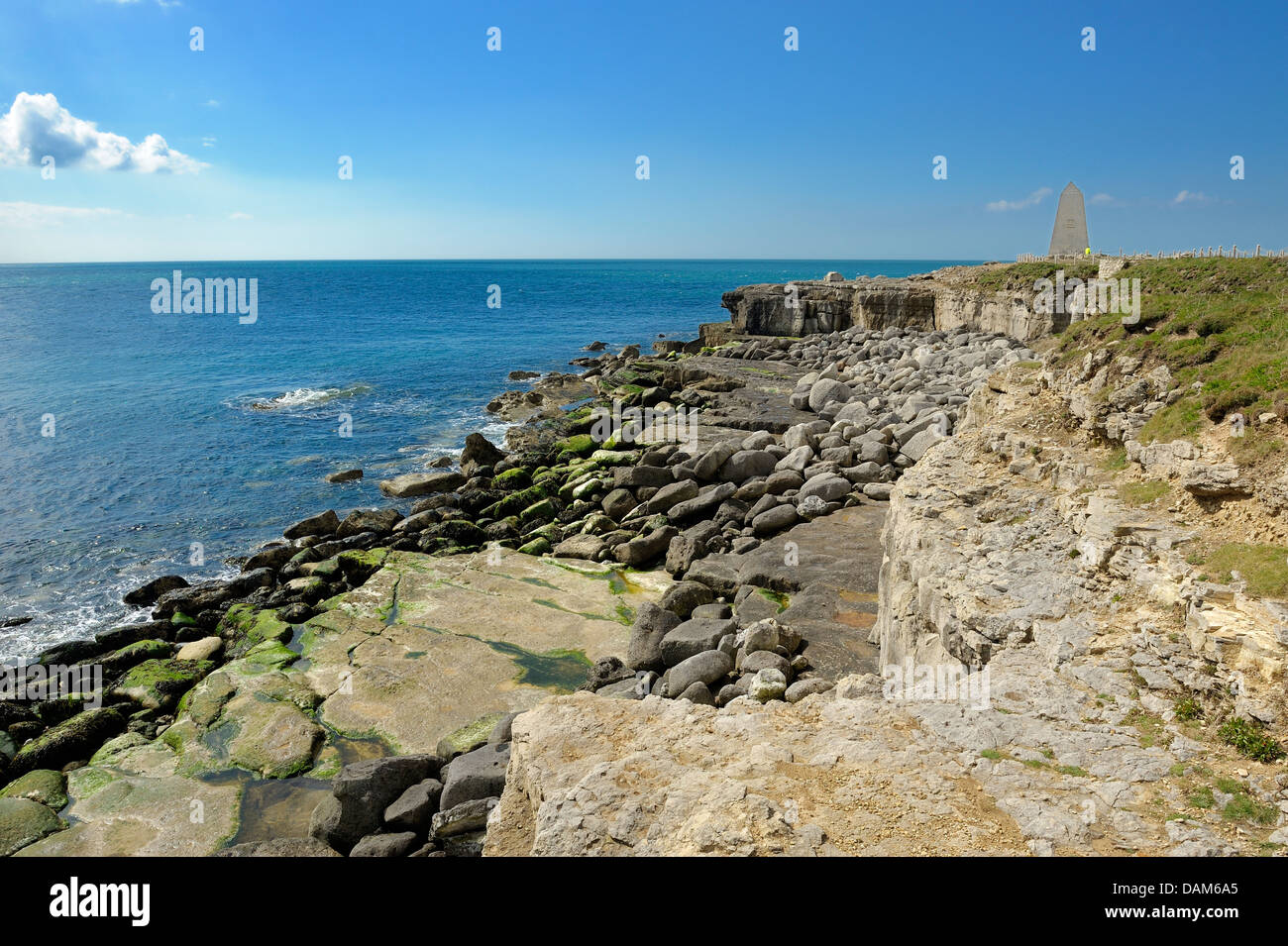 White portland stone obelisk hi-res stock photography and images - Alamy