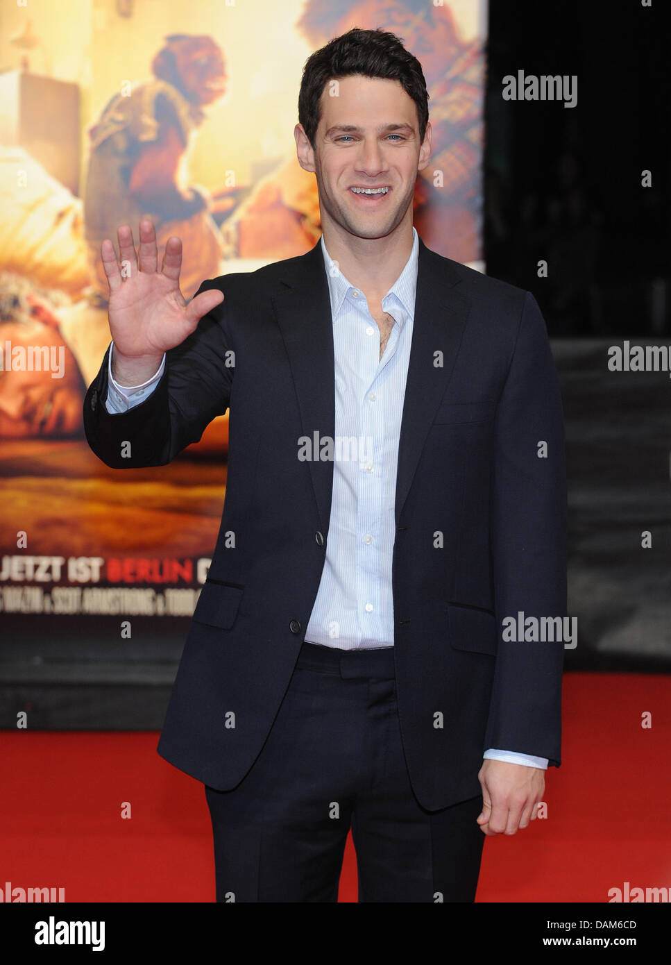 Justin bartha hangover poster hi-res stock photography and images - Alamy