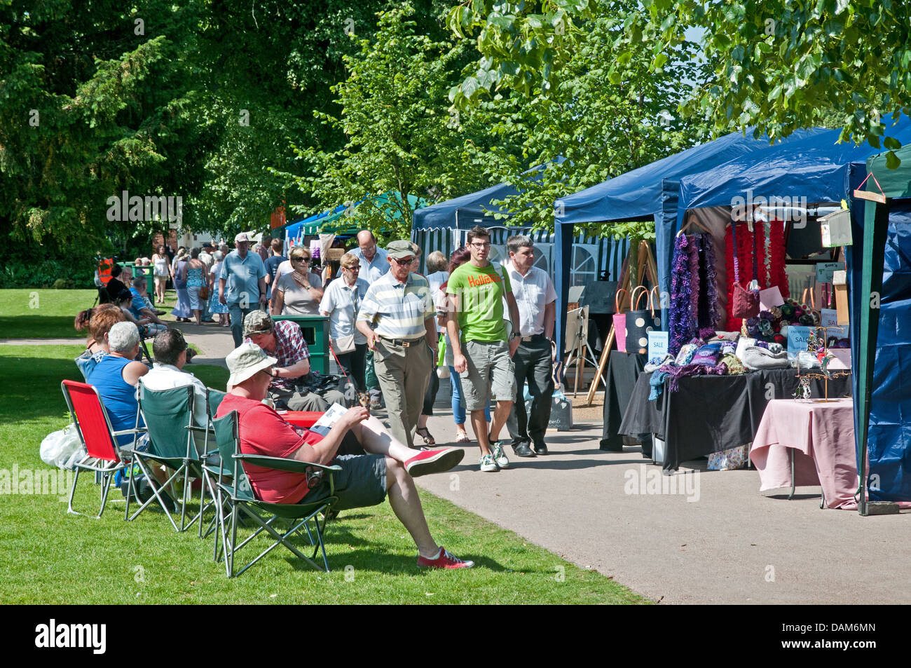 Pool gardens hi-res stock photography and images - Alamy