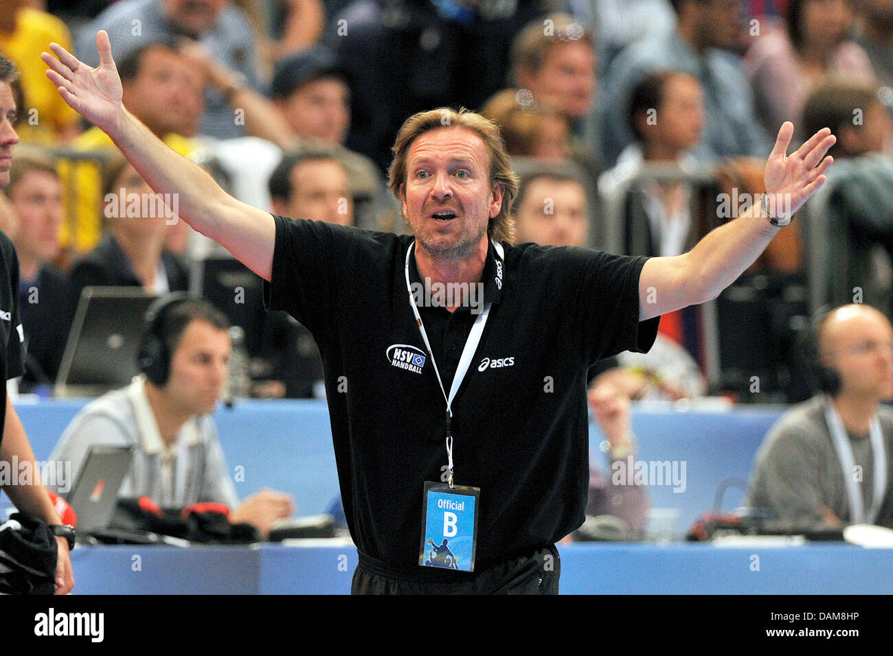 Hamburg's coach Martin Schwalb gestures in the Handball Champions ...