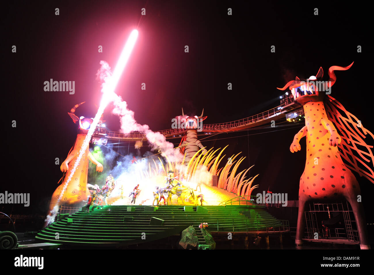 Actors perform a scene from the opera 'The Magic Flute' by Wolfgang ...