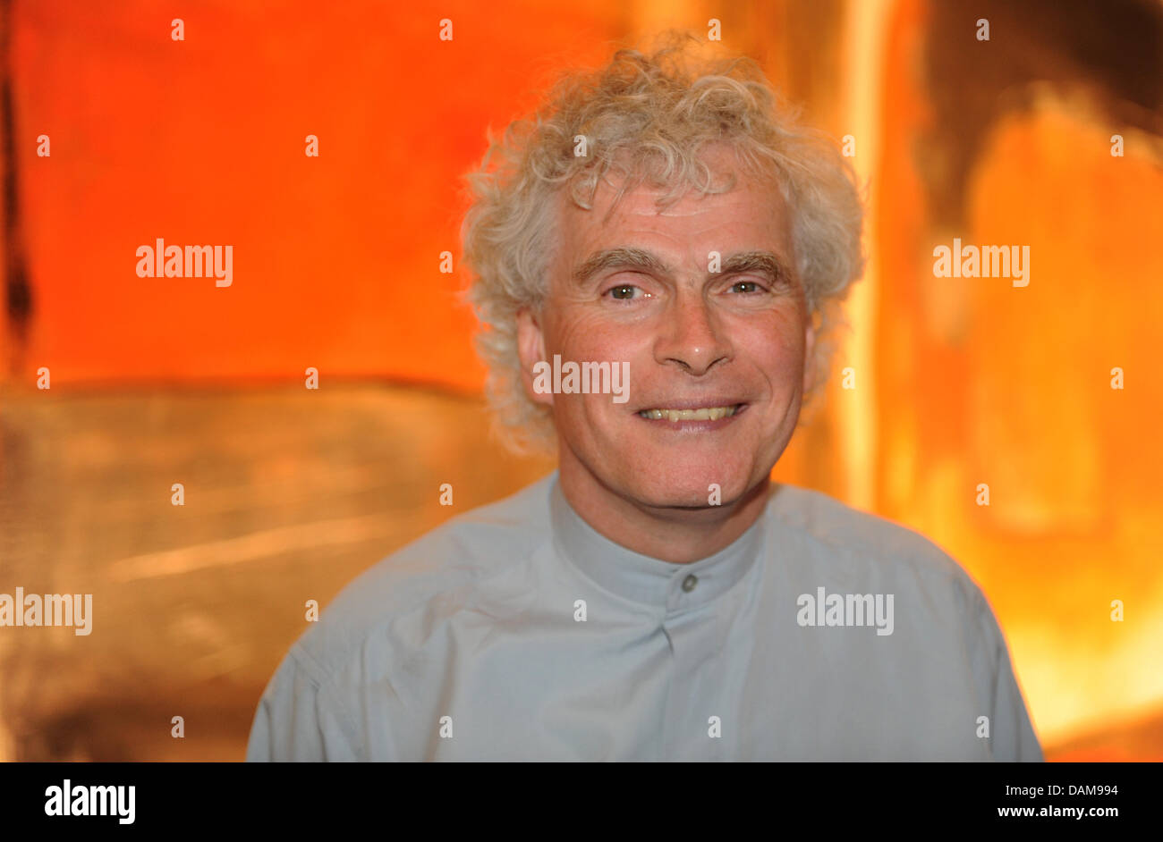 Sir Simon Rattle, star conductor of the Berlin Philharmonic, poses for ...
