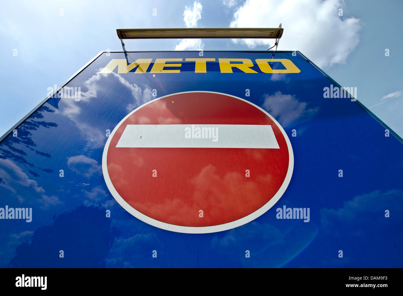 A do not enter traffic sign with the logo of the shopping centre "Metro ...