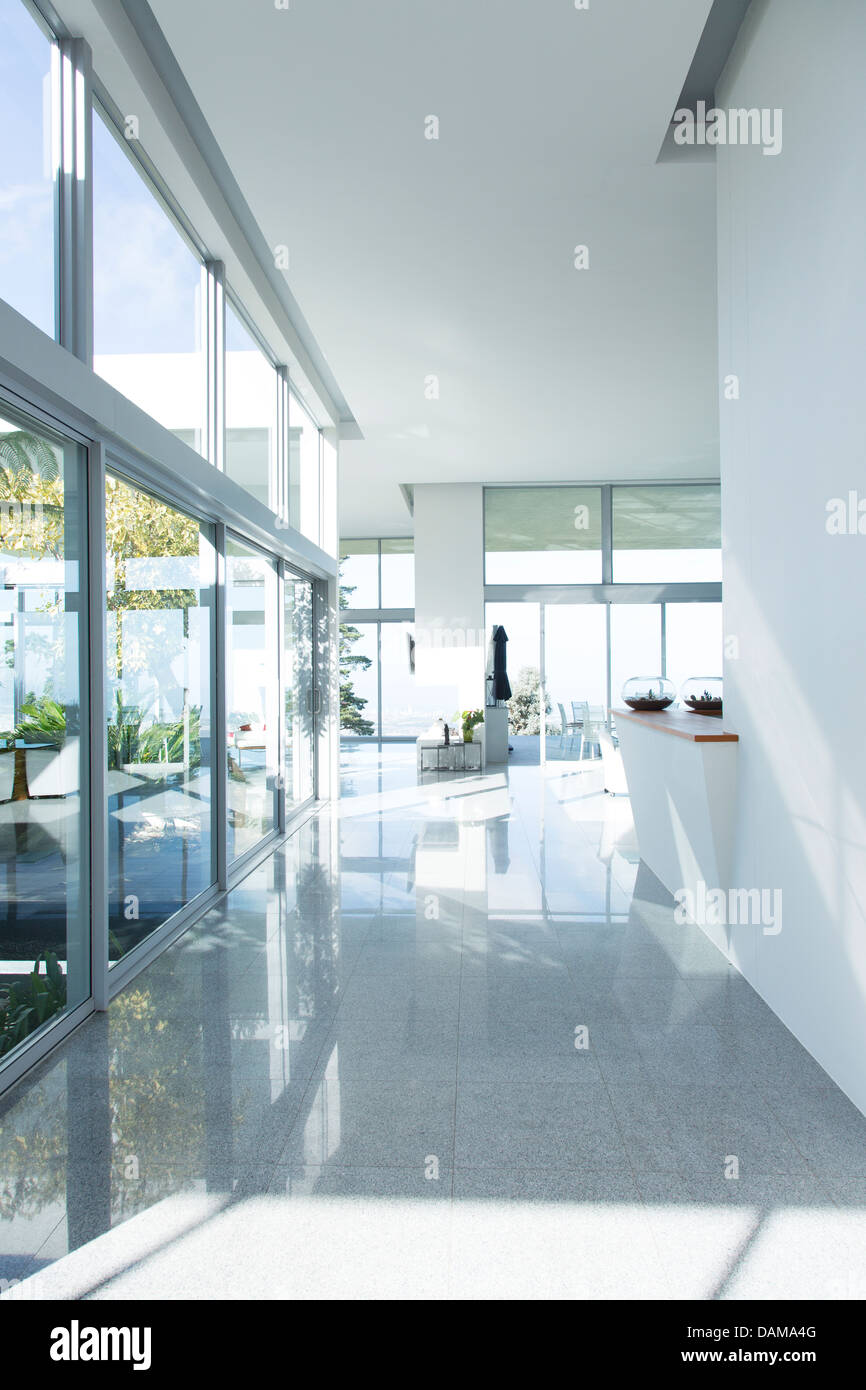 Luxury hallway hi-res stock photography and images - Alamy