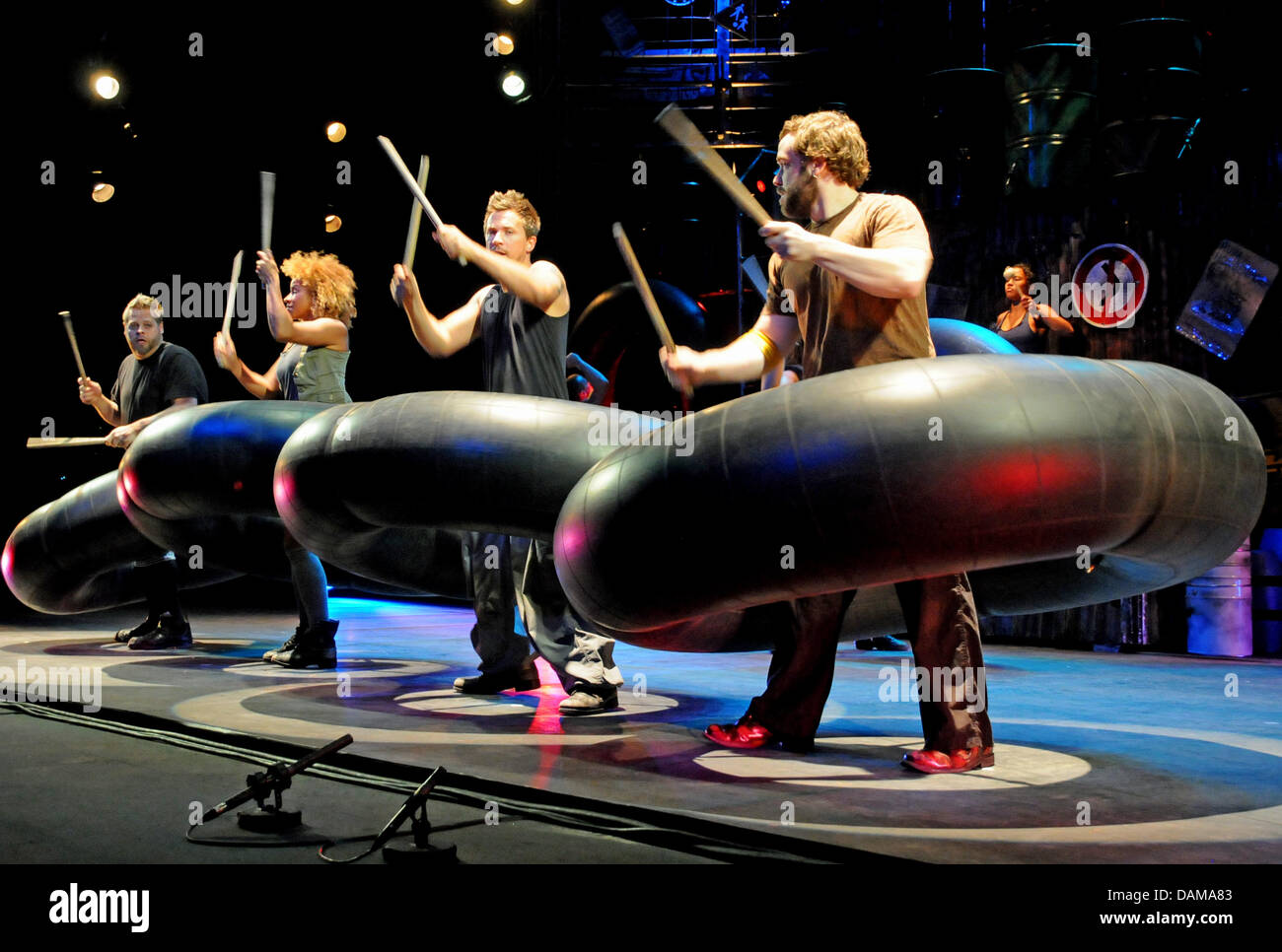 Stomp stage hi-res stock photography and images - Alamy