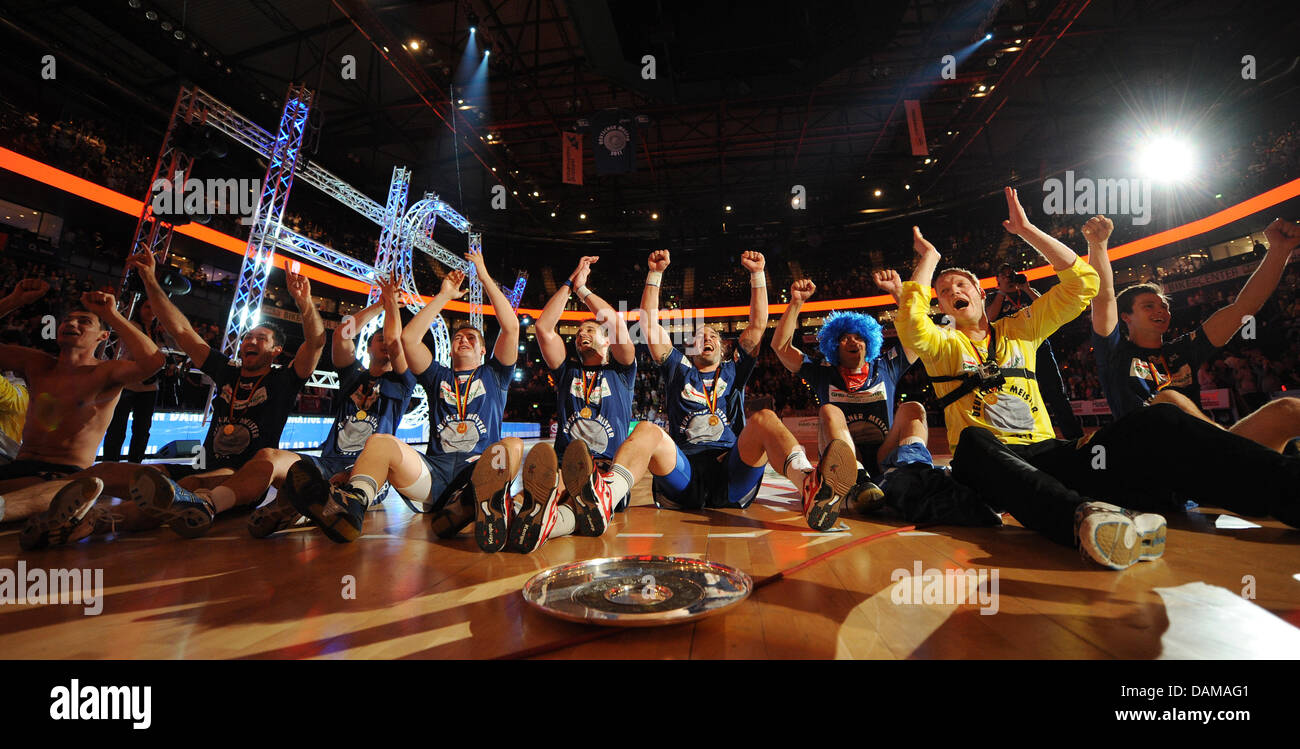 Players of HSV Hamburg celbrate the German Handball Championship win ...
