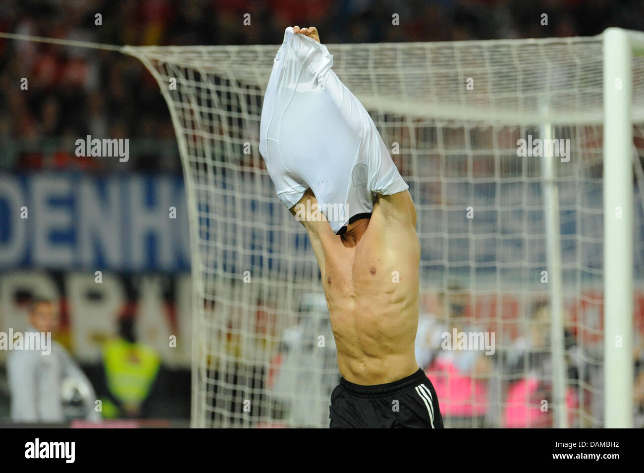 Germany's Mario Gomez celebrates after scoring his second goal (1:2 ...