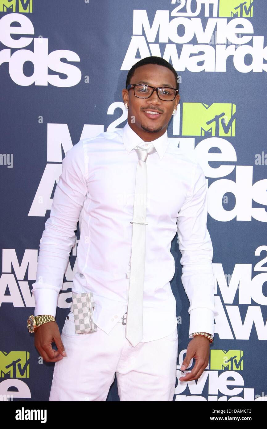 Singer Romeo arrives at the MTV Movie Awards at Universal Studio's ...