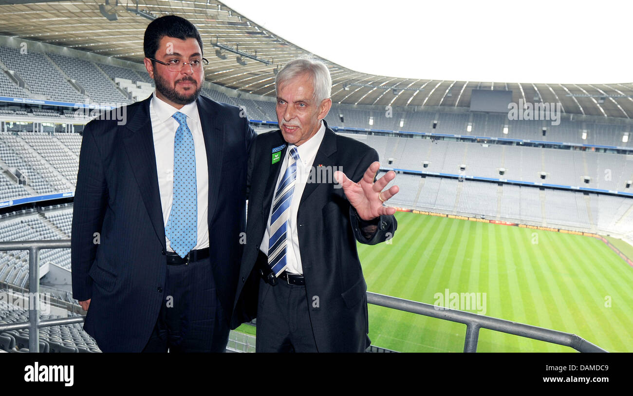 Hasan Ismaik (L), investor for Second Bundesliga club TSV 1860 Munich ...