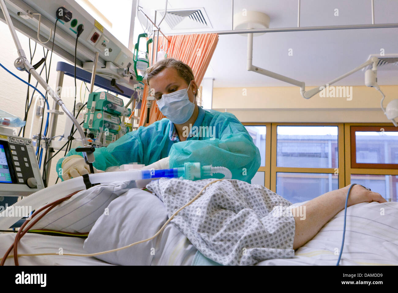 The nurse Jennifer Marwede takes care of an E. coli (EHEC) patient at ...