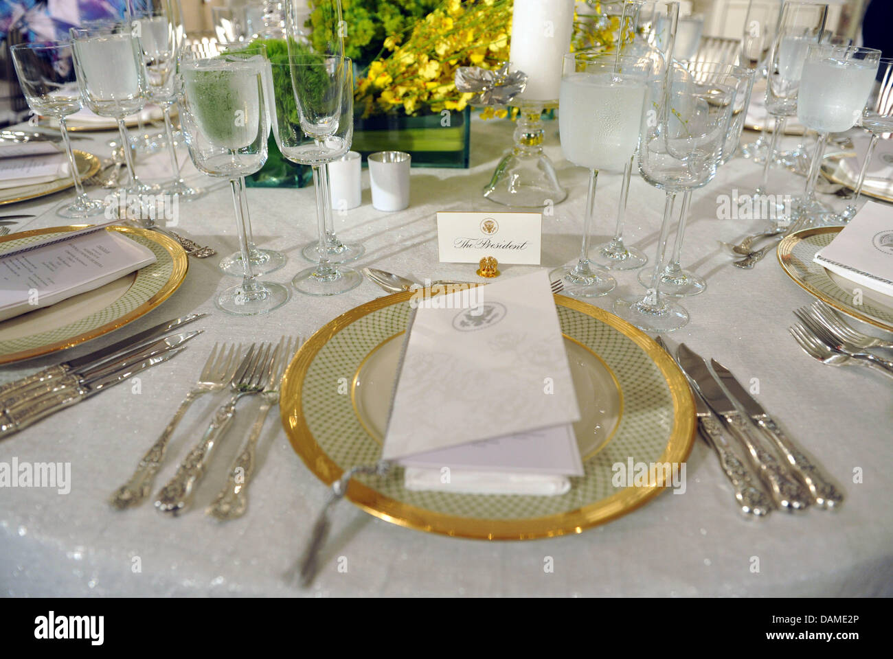 White house state dinner menu hi-res stock photography and images - Alamy