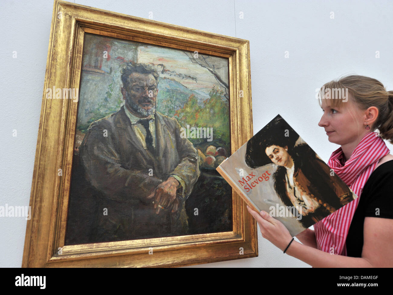 A woman observes a self-portrait of Max Slevogt of 1918 at the ...