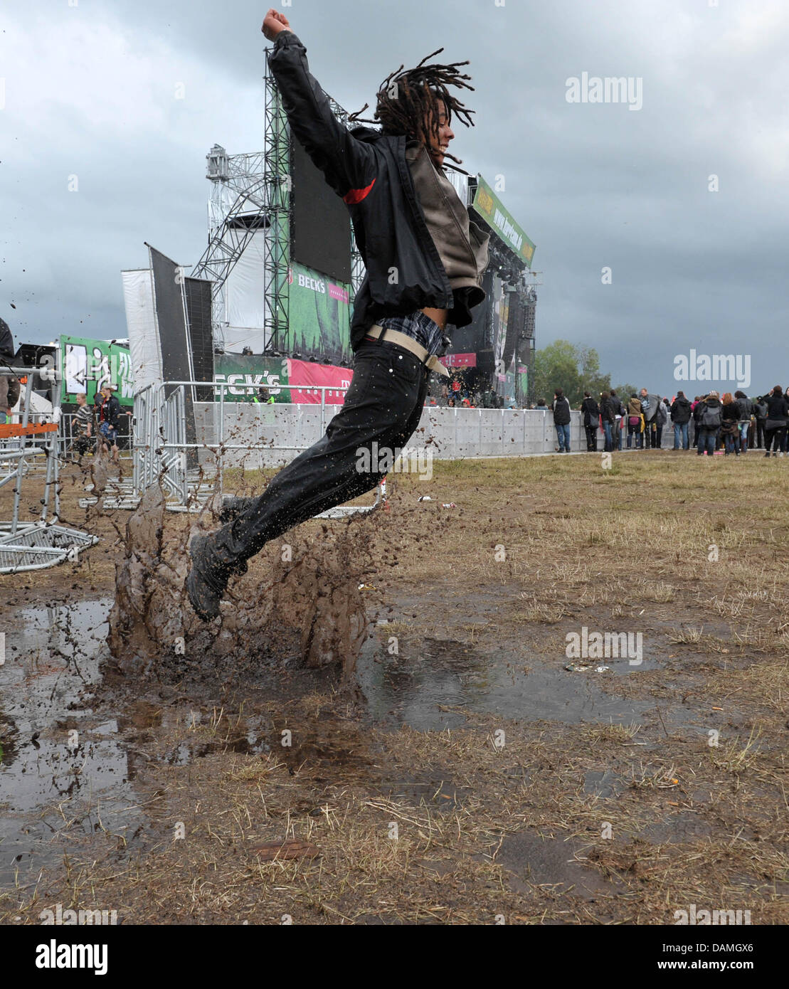 Festival mud rubbish hi-res stock photography and images - Alamy