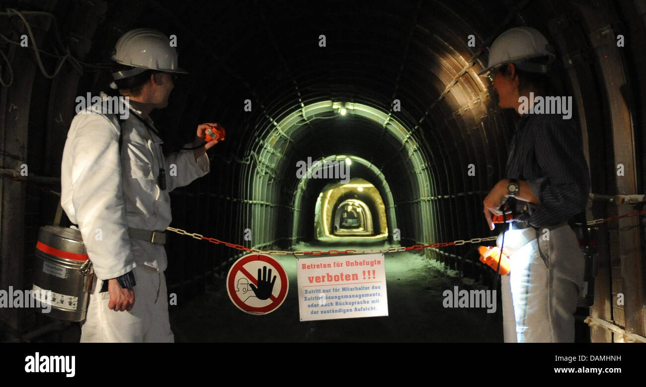 Plutonium pit hi-res stock photography and images - Alamy