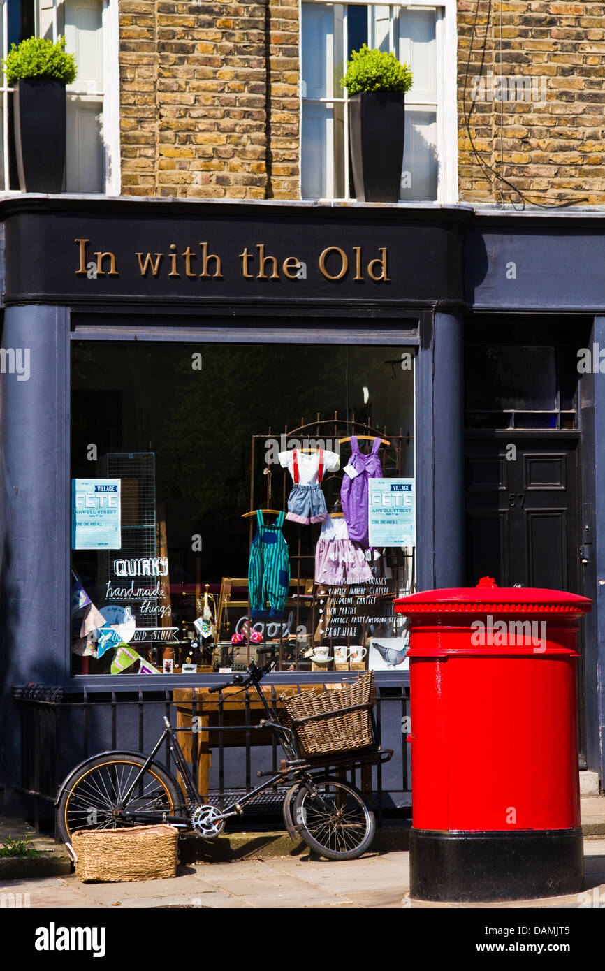 London street post box hi-res stock photography and images - Alamy