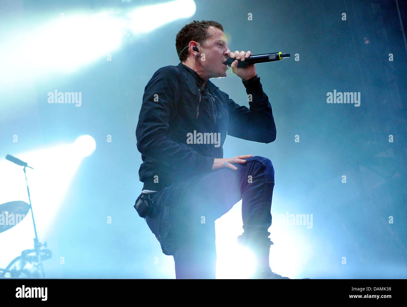 Musician Chester Bennington of the US band Linkin Park performs on ...