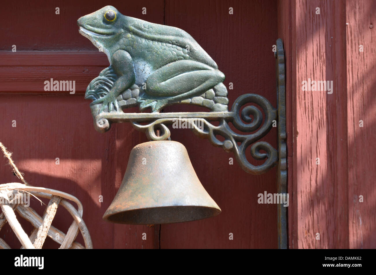 Doorbell in the form of a frog hi-res stock photography and images - Alamy