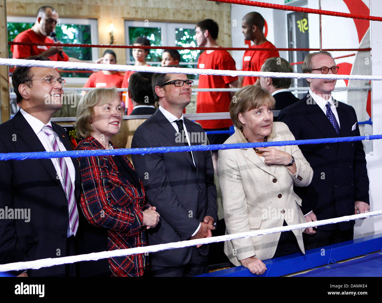 Chairperson of Frankfurter Sportjugend youth sport association Peter ...