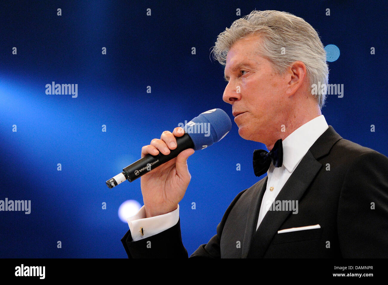 US entertainer Michael Buffer announces the WBA Boxing World ...