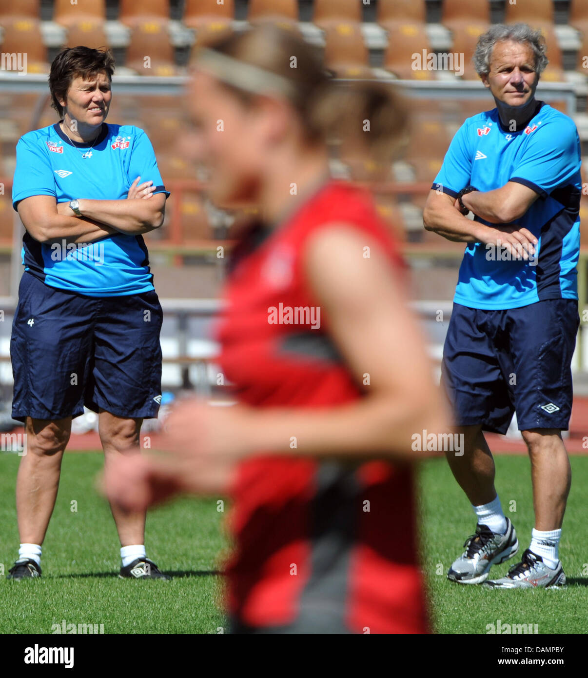 Knutsen coach hi-res stock photography and images - Alamy