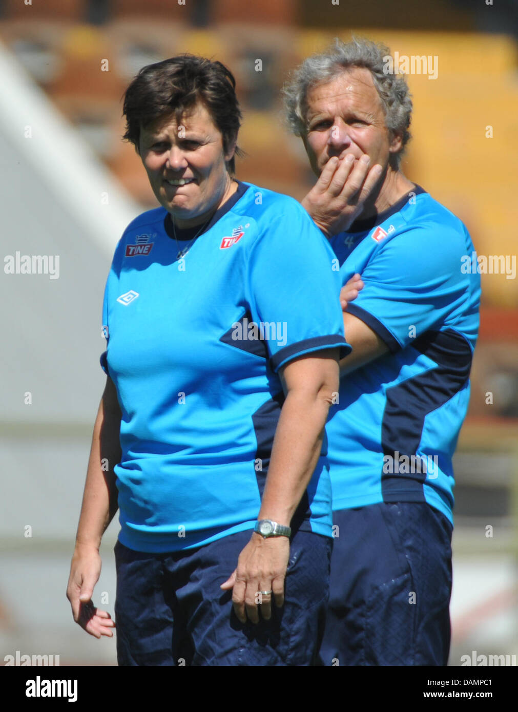 Knutsen coach hi-res stock photography and images - Alamy