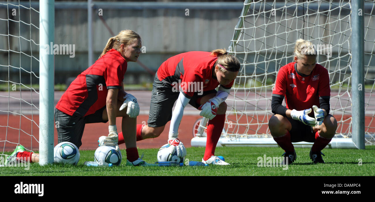 Norwegian Keepers Ingrid Hjelmsmeth (L-R), Caroline Knutsen and Erika ...