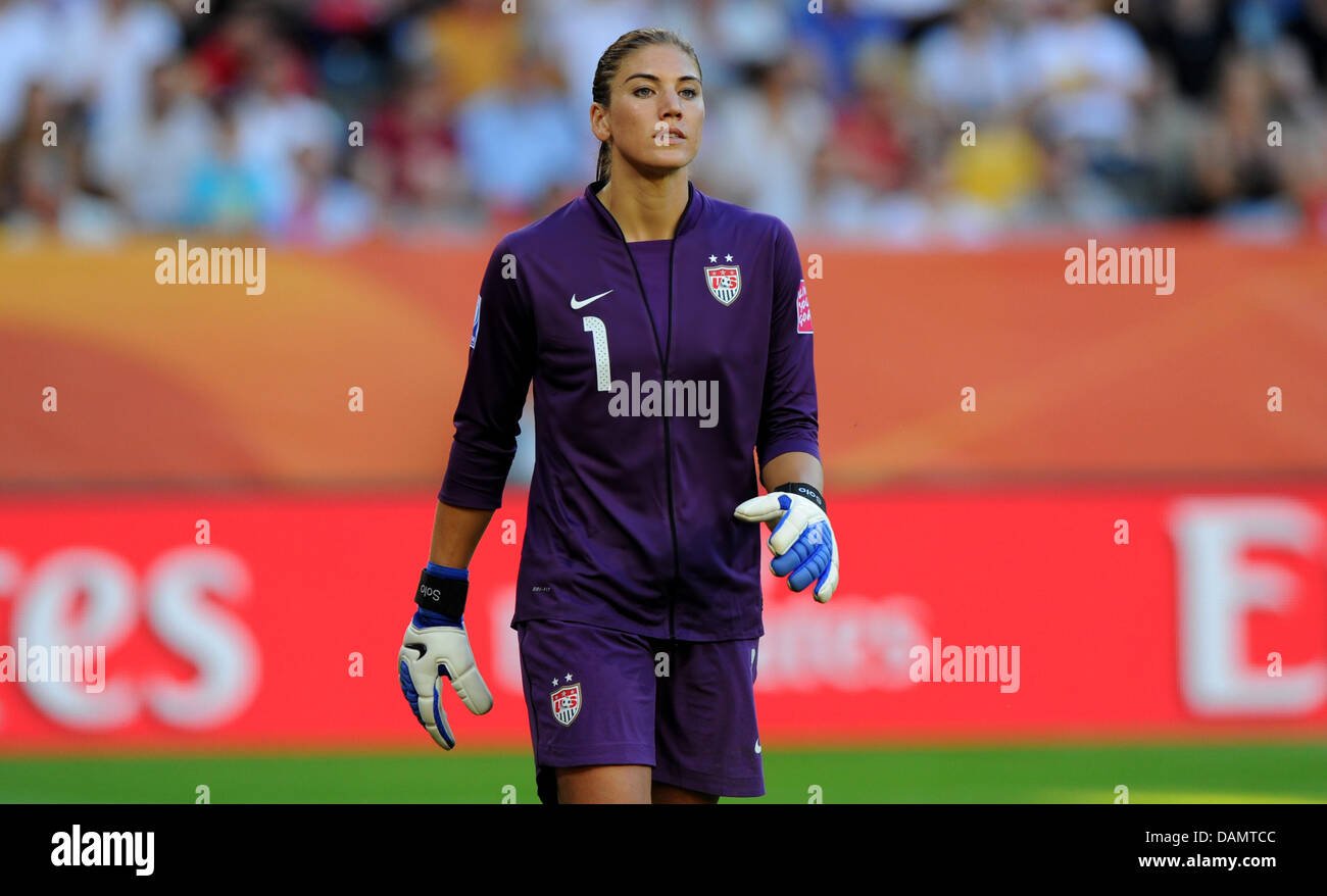 Hope solo goalkeeper 2011 hi-res stock photography and images - Alamy