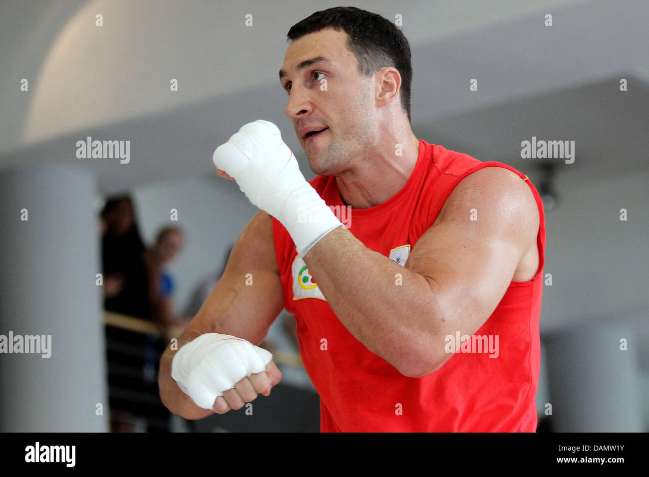 Heavy weight boxer Wladimir Klitschko exercises during a press and ...