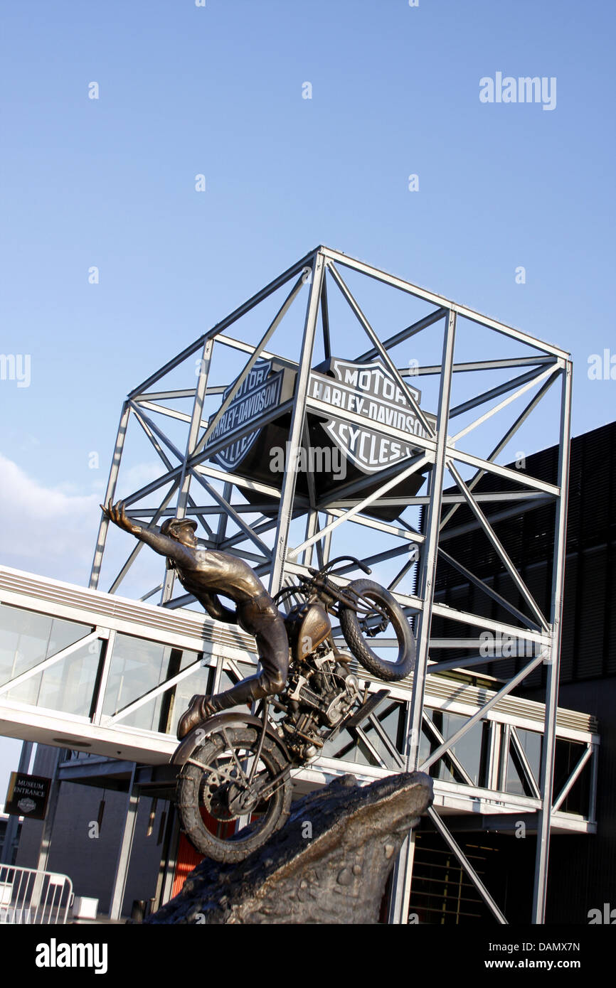 Harley Davidson Museum and Statue Milwaukee Wisconsin Stock Photo - Alamy