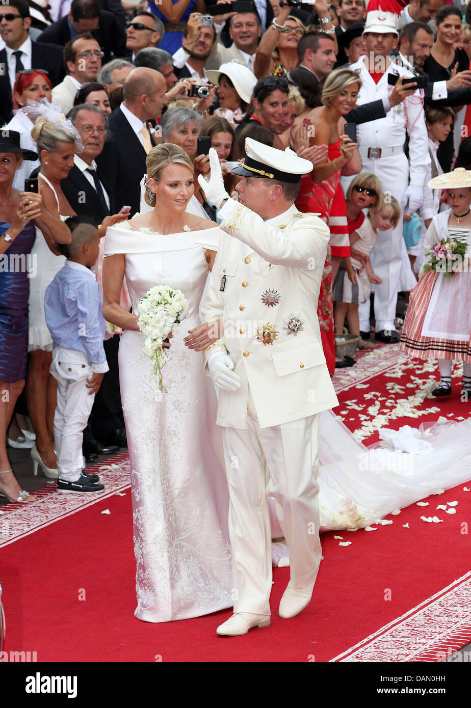 Prince Albert II and Princess Charlene leave after the religious ...