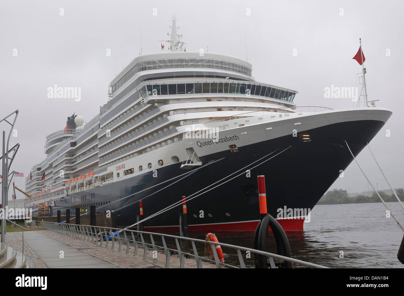 The British ocean liner 'Queen Elizabeth' arrives for the first time at ...
