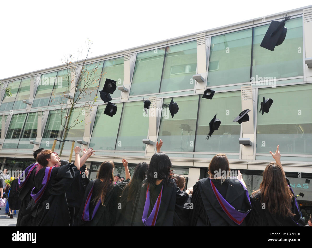 Graduation london hi-res stock photography and images - Alamy