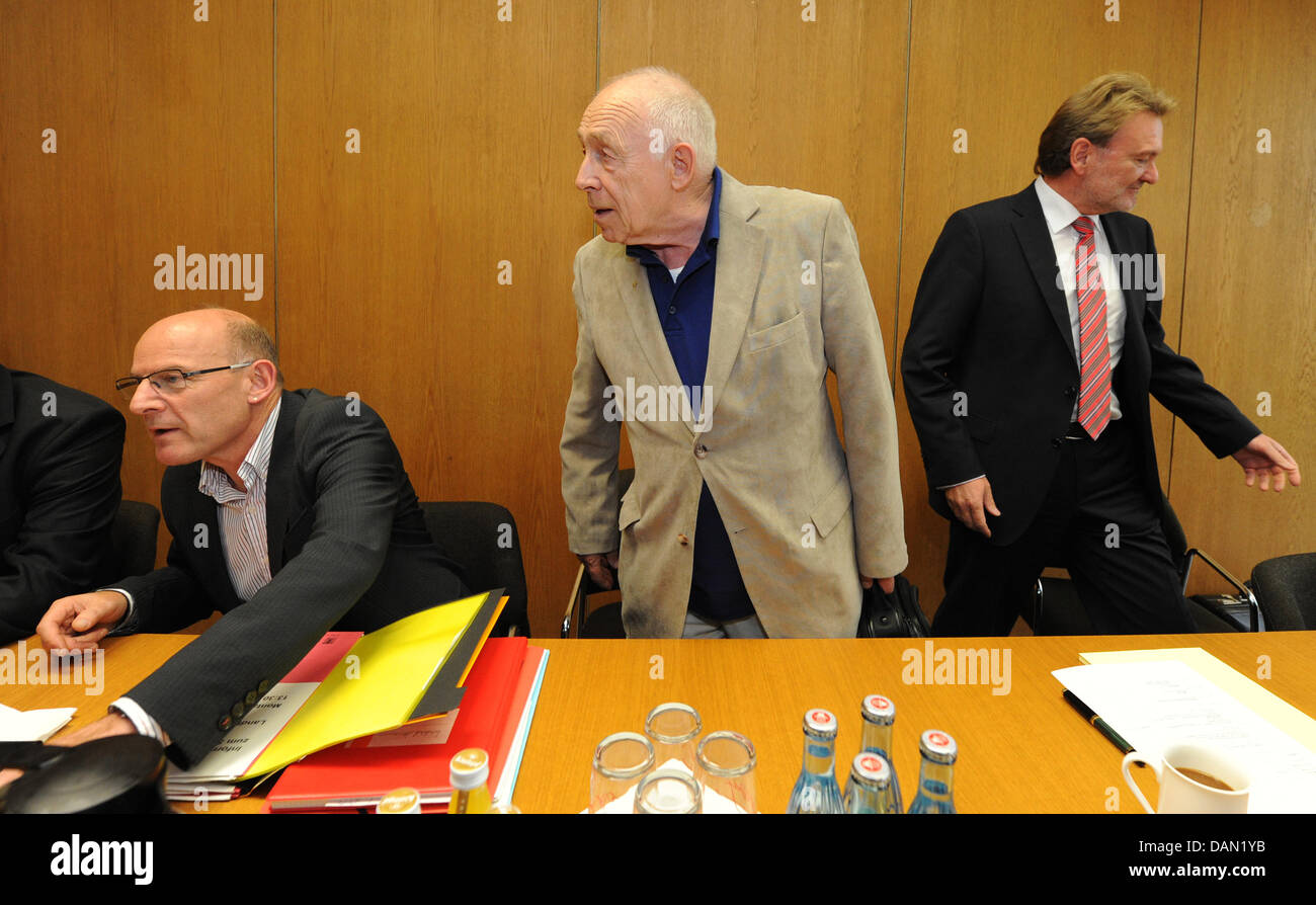 Baden-Wuerttemberg's Transport Minister Winfired Hermann (L), Stuttgart ...