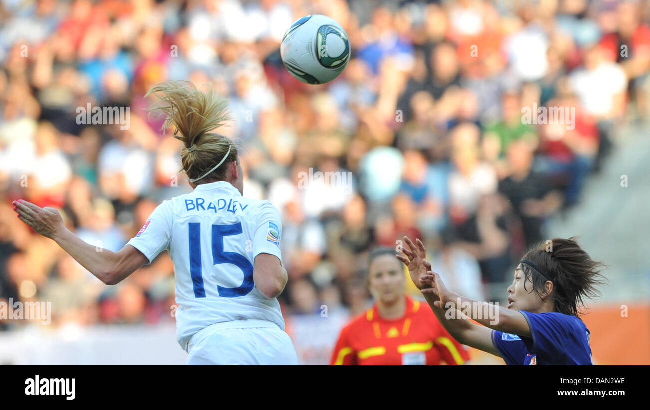 Sophie Bradley (l) of England and Kozue Ando of Japan fight for the ...