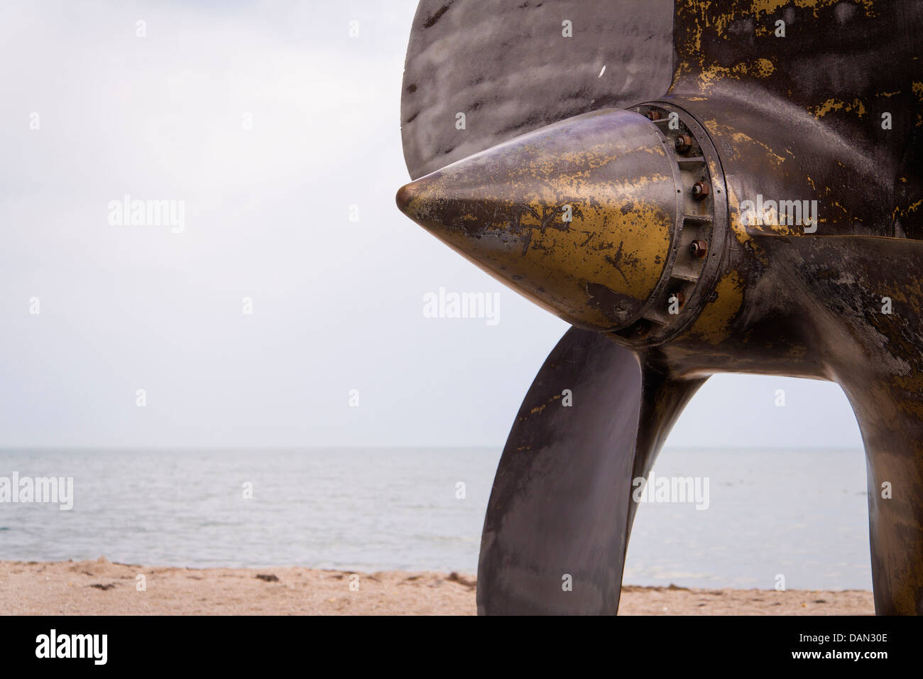 Old ship propeller hi-res stock photography and images - Alamy