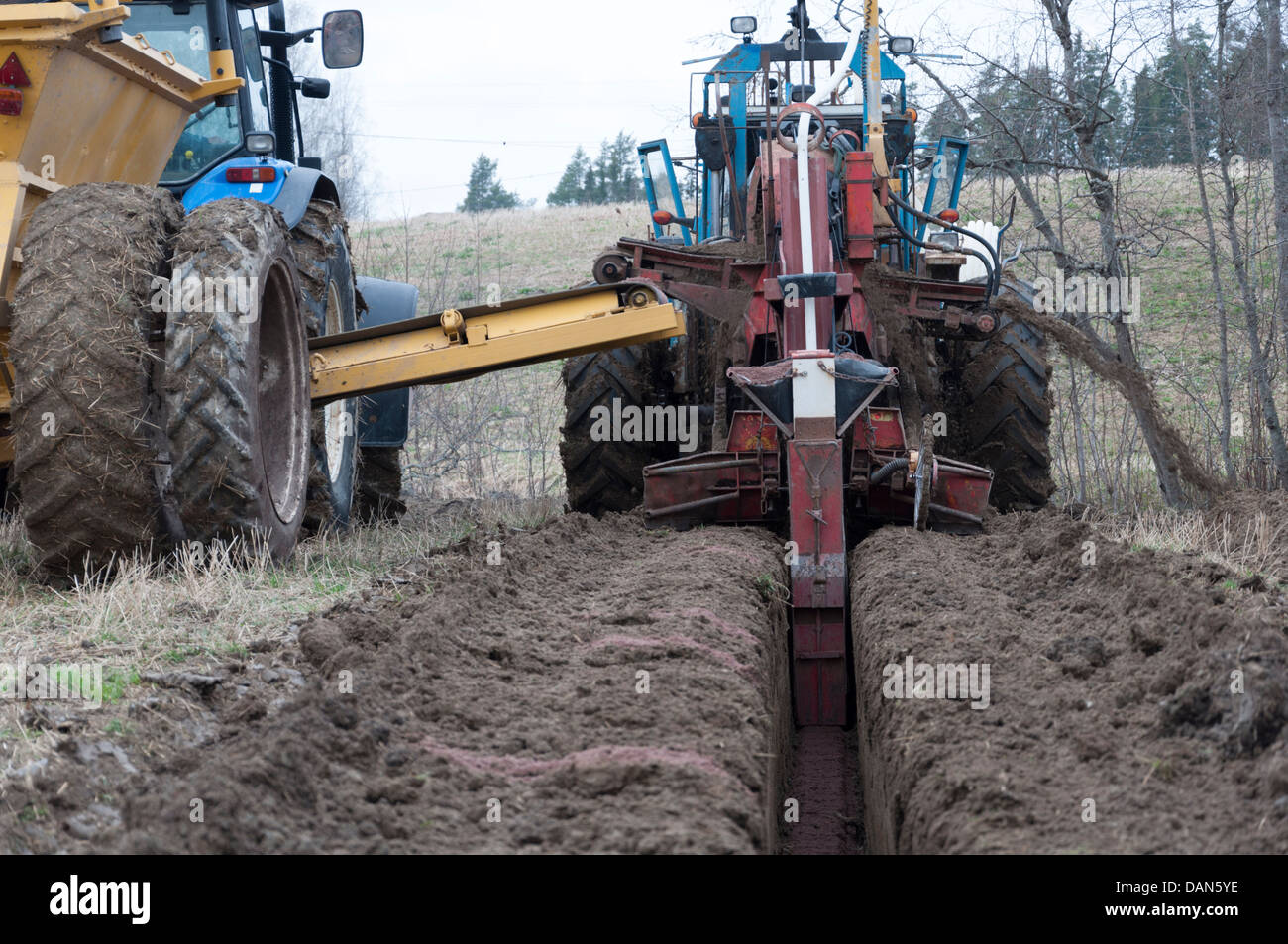 Field drains hi-res stock photography and images - Alamy