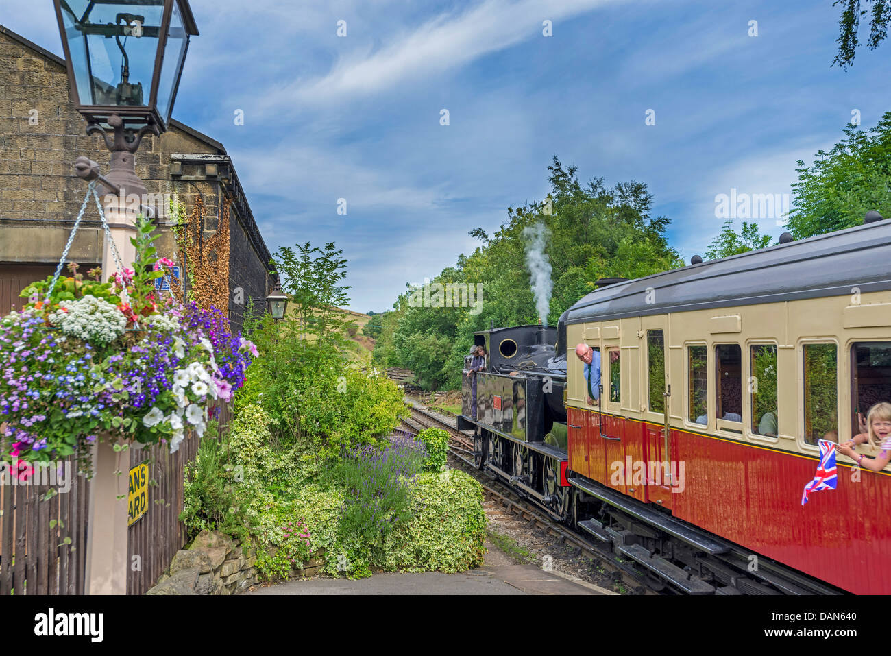 KWVR railway Oakworth station. Keighley Worth Valley Railway North ...