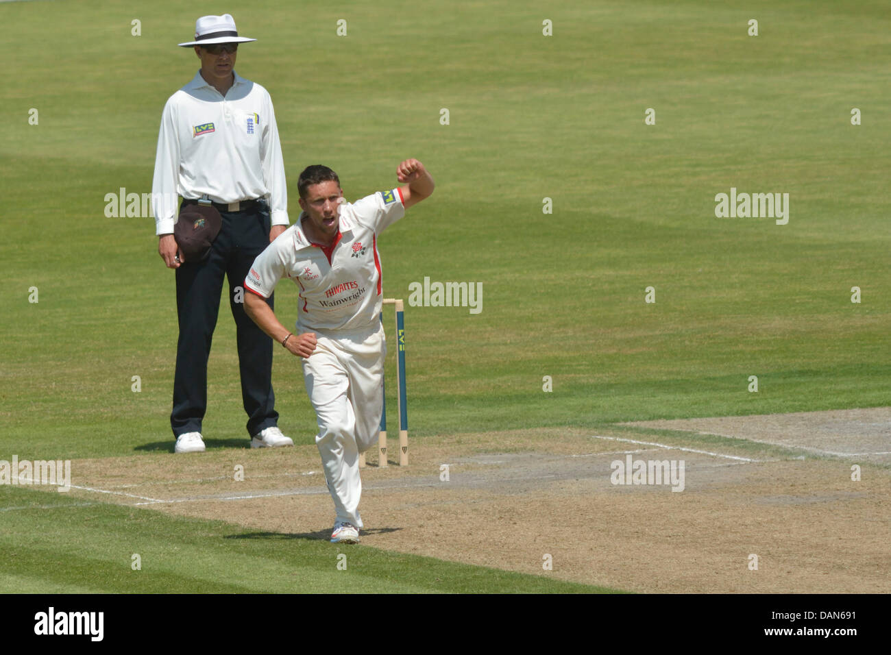 Simon bowler hi-res stock photography and images - Alamy