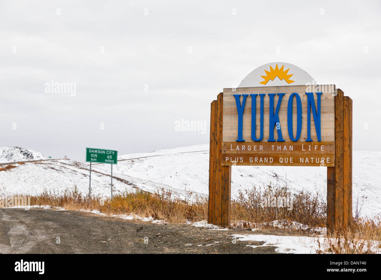 Canada, Sign of border at Yukon Territory Stock Photo - Alamy