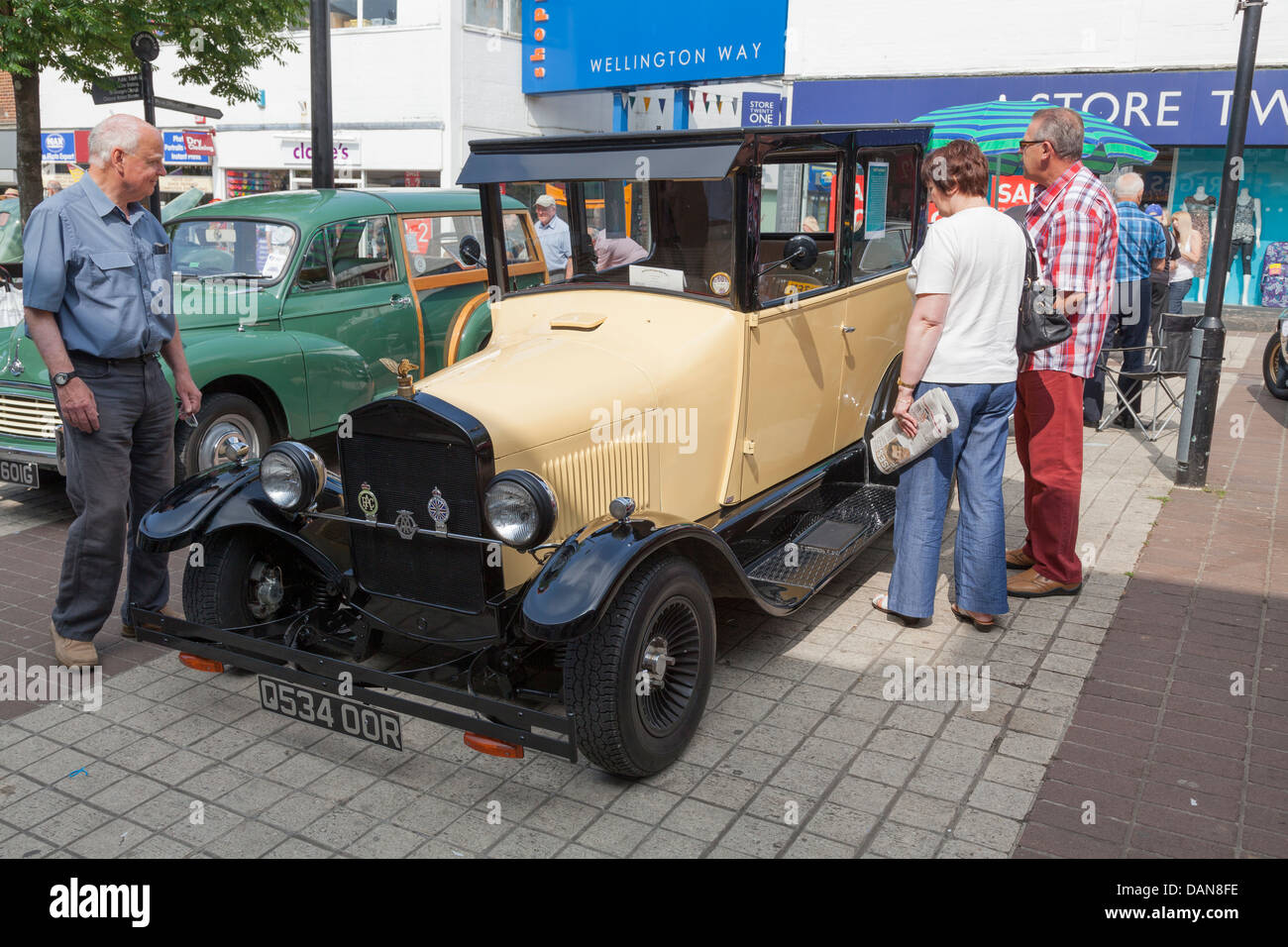 Replicia of 1927 Ford Model T at Classic Car Show Stock Photo - Alamy