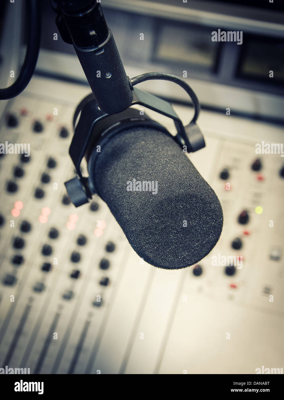 Radio studio hi-res stock photography and images - Alamy
