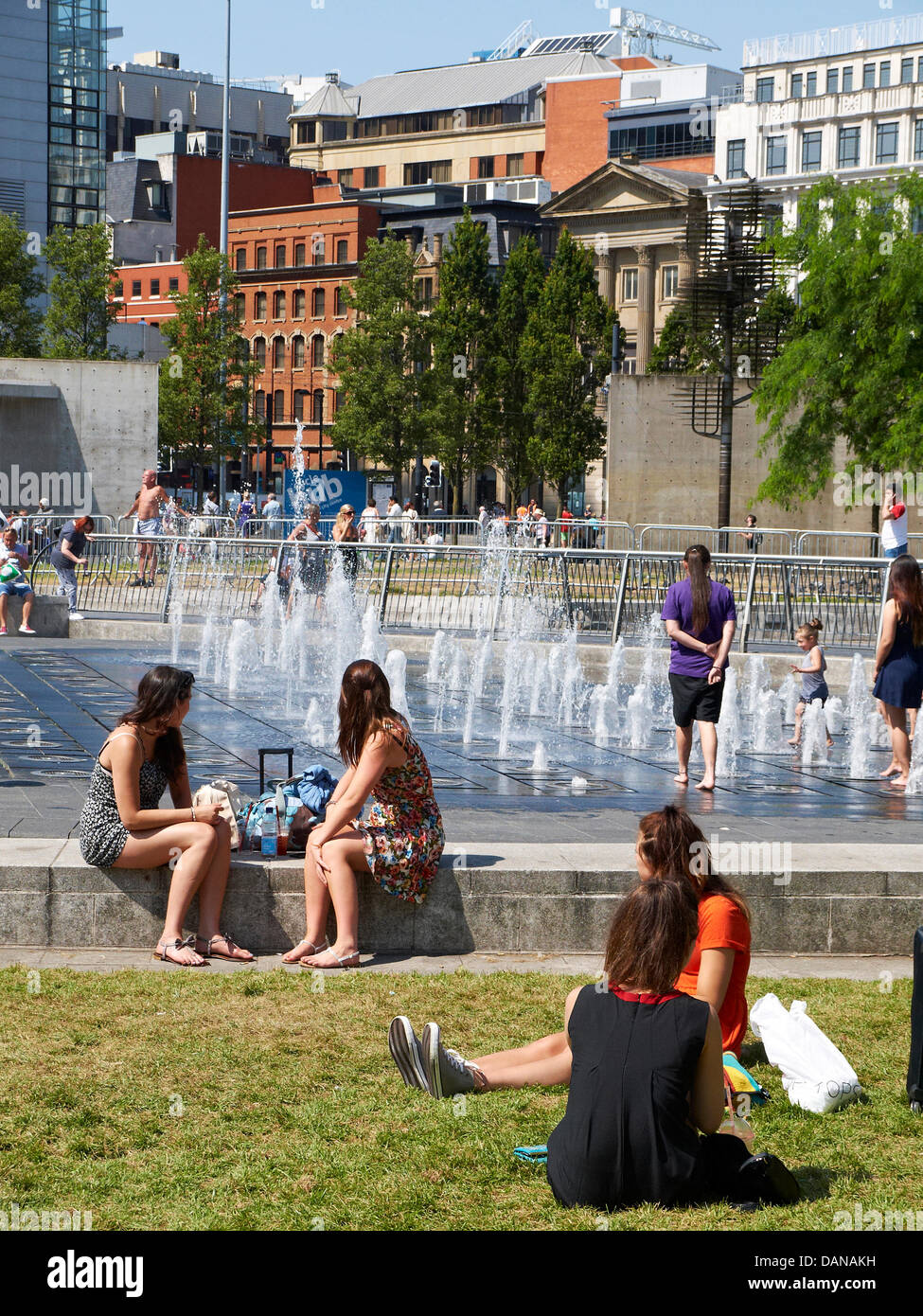 People enjoying the continuing hot sunny weather whilst cooling off in ...
